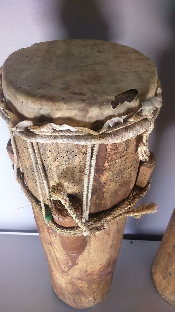 Old instrument of music tam-tam Africa. ancien instrument de musique ...