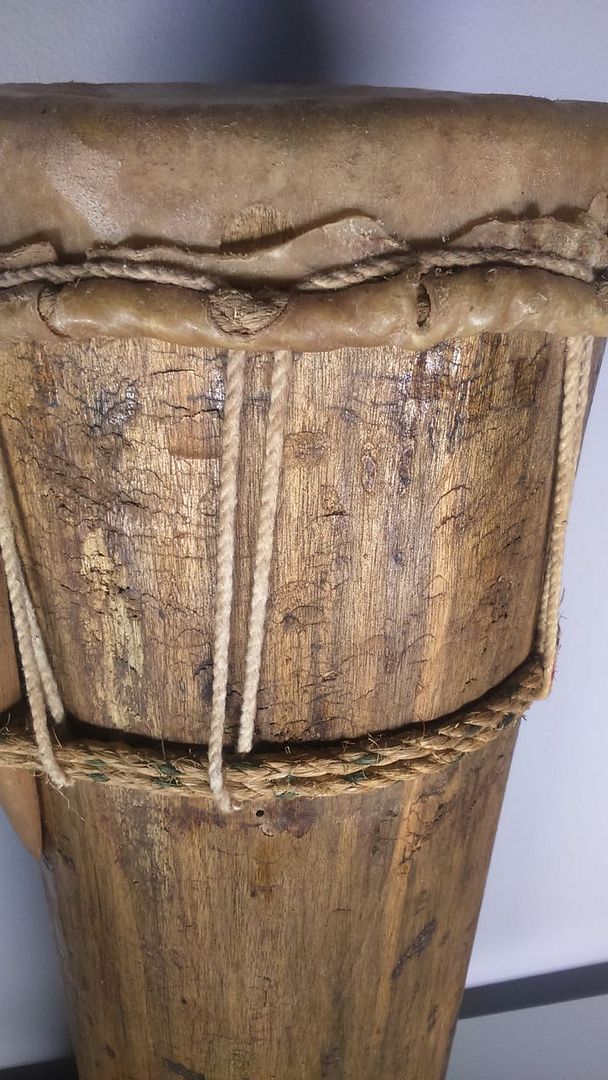 Old instrument of music tam-tam Africa. ancien instrument de musique ...